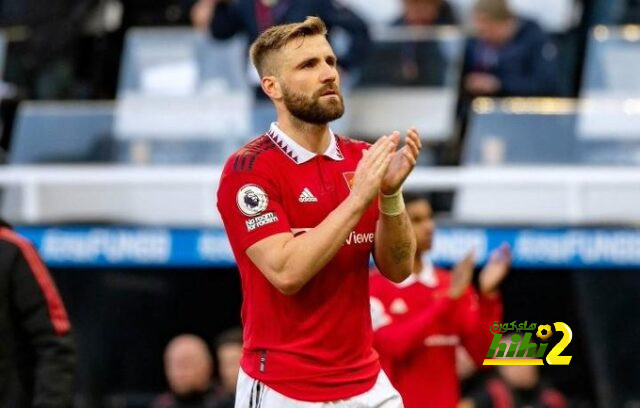 لوك شو يعبر عن سعادته بالاستمرار مع مانشستر يونايتد هاي كورة